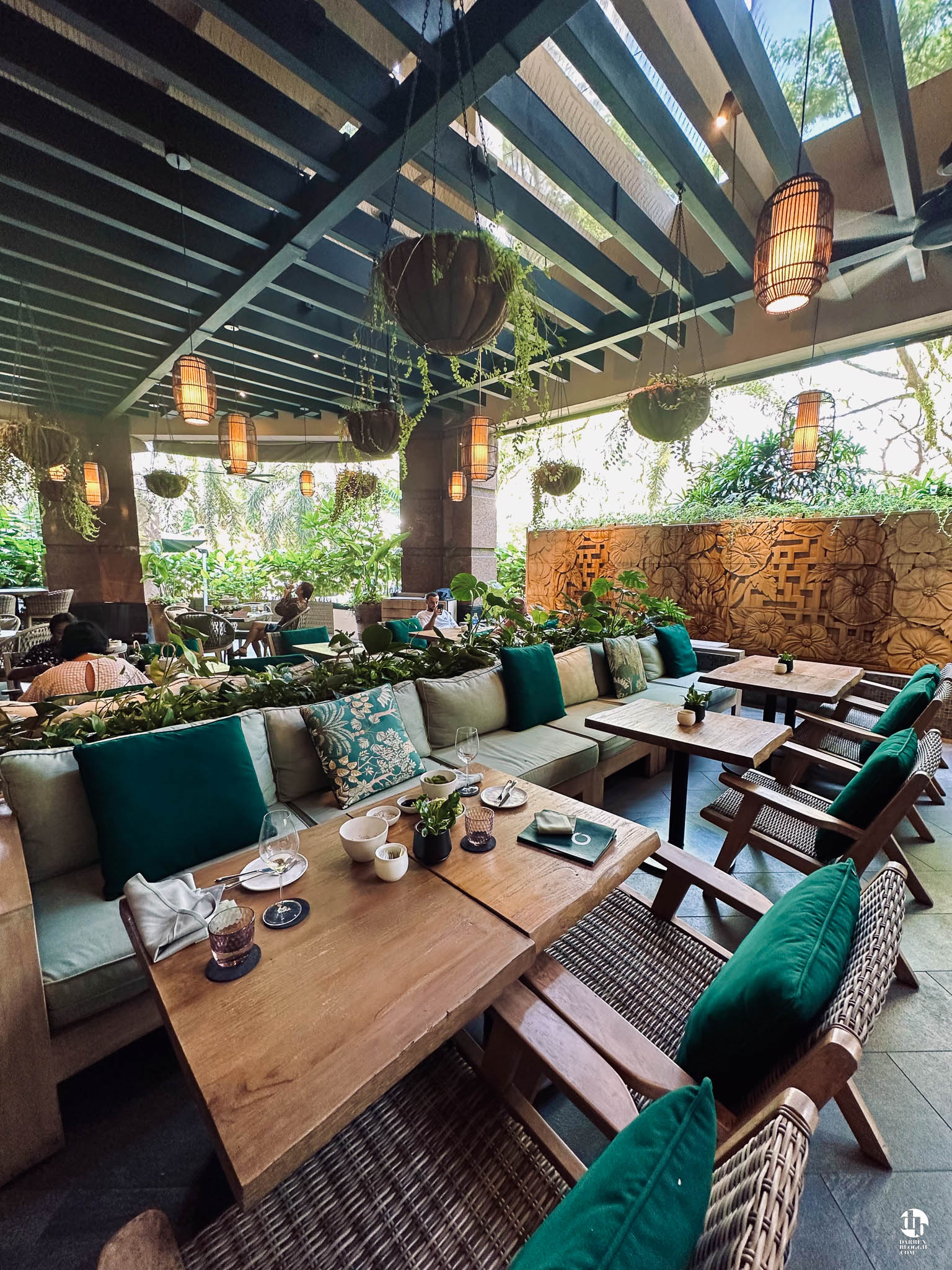 Experience an Enchanting Afternoon of Decadence at Four Seasons Hotel ...